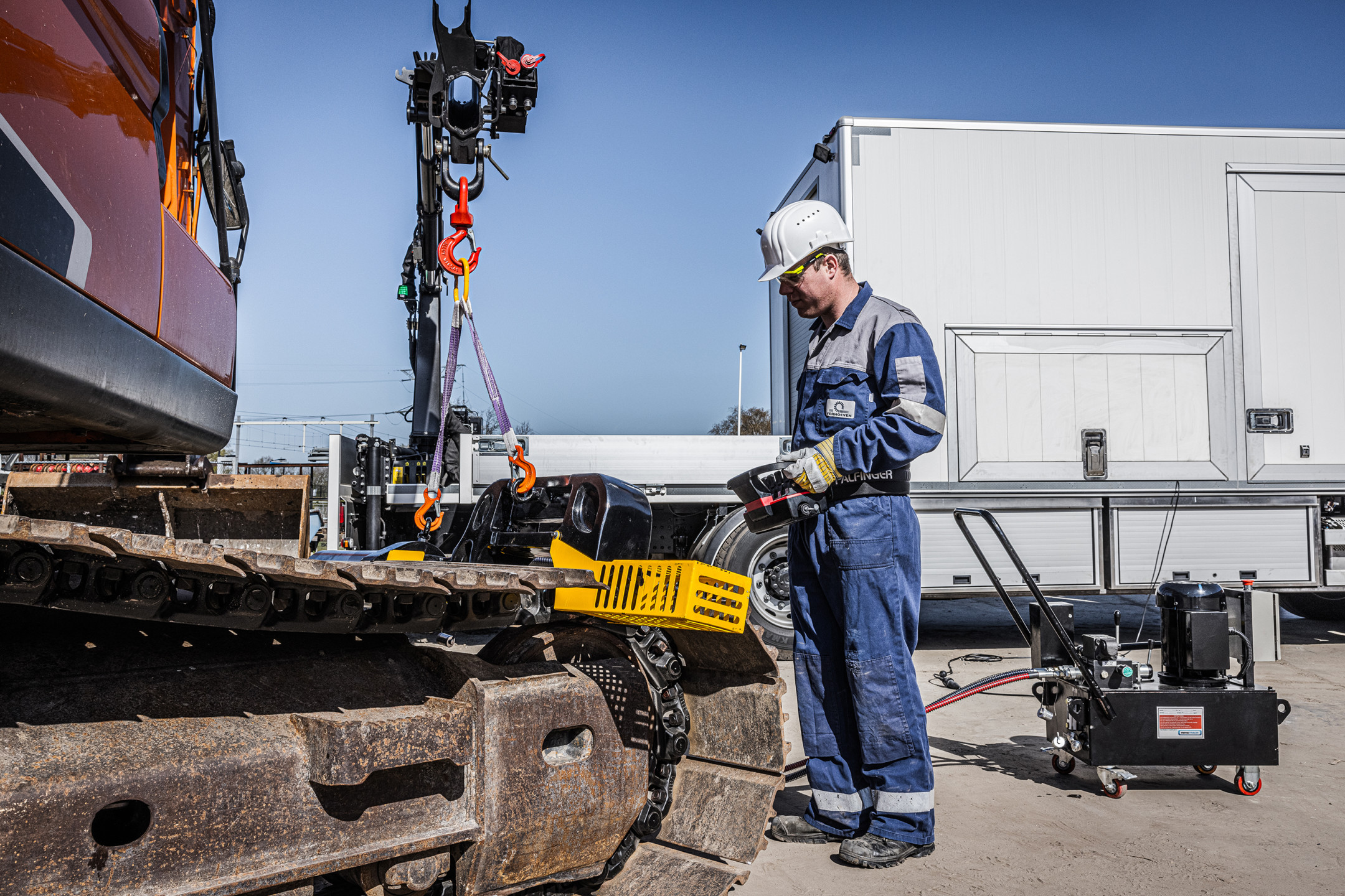 The VemaTrack portable/mobile track press